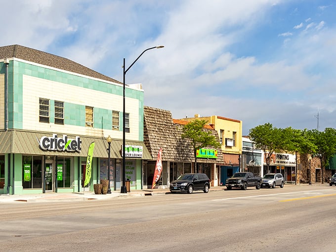 This Lamar streetscape could double as Mayberry, complete with wide streets and plenty of free parking.