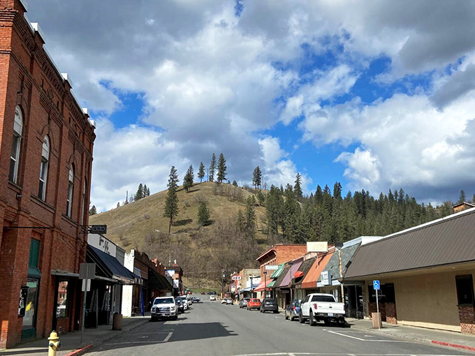 The town's mountain is like nature's own stress-relief therapy session.