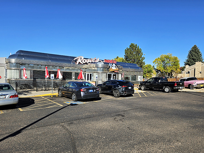 Classic aluminum curves and mountain views - breakfast never looked so picture-perfect in Colorado.