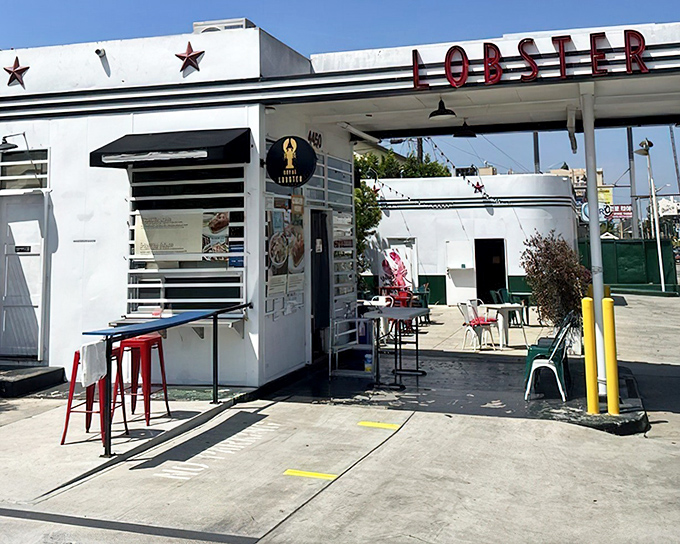 The humble exterior hides a kitchen cranking out lobster rolls that would make Maine fishermen weep with joy.