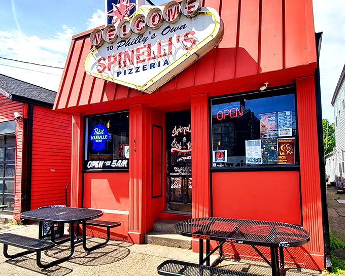 Classic pizzeria vibes that would make Tony Soprano feel right at home. Pass the oregano!