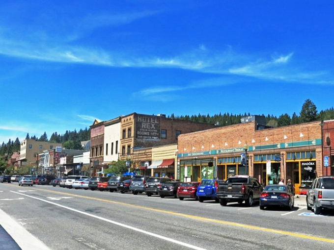 This is what happens when Old West meets ski town - wooden sidewalks, brick buildings, and endless mountain magic.