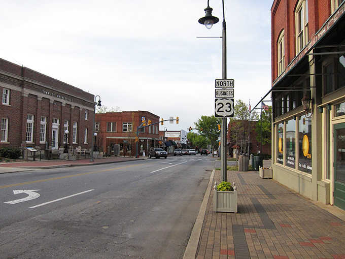 The kind of street where you expect to bump into an old friend or make a new one while admiring mountain views.