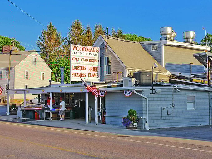 The patriotic bunting says celebration, but the real party happens when those famous fried clams hit your taste buds.