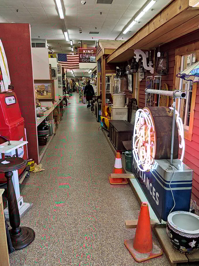 Every aisle tells a story &ndash; from vintage Appliances signs to classic Americana. The treasure hunt begins with your first step.