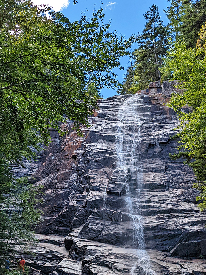 Arethusa Falls cascades down ancient rock face like nature's own stress-relief therapy &ndash; no appointment or co-pay required.