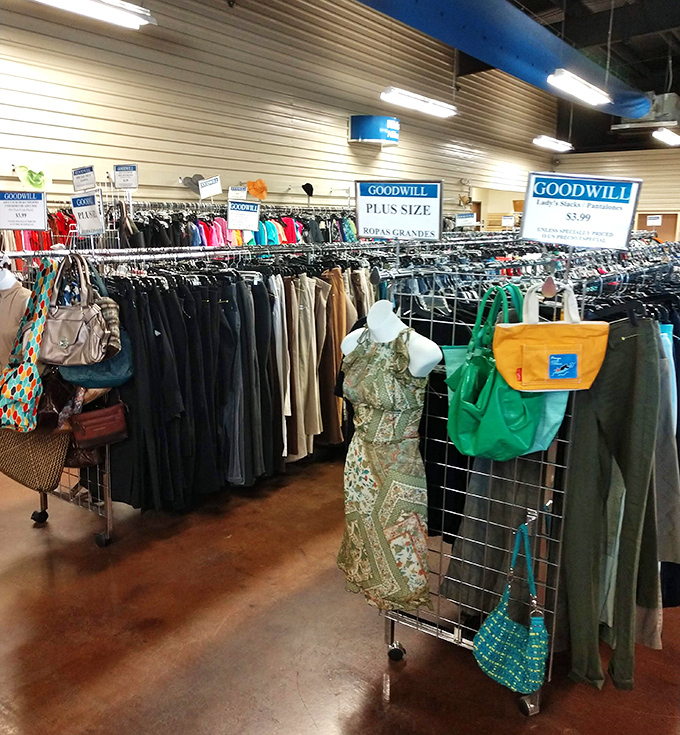 That green shoulder bag is basically winking at you from its display, begging to become your new everyday carry.