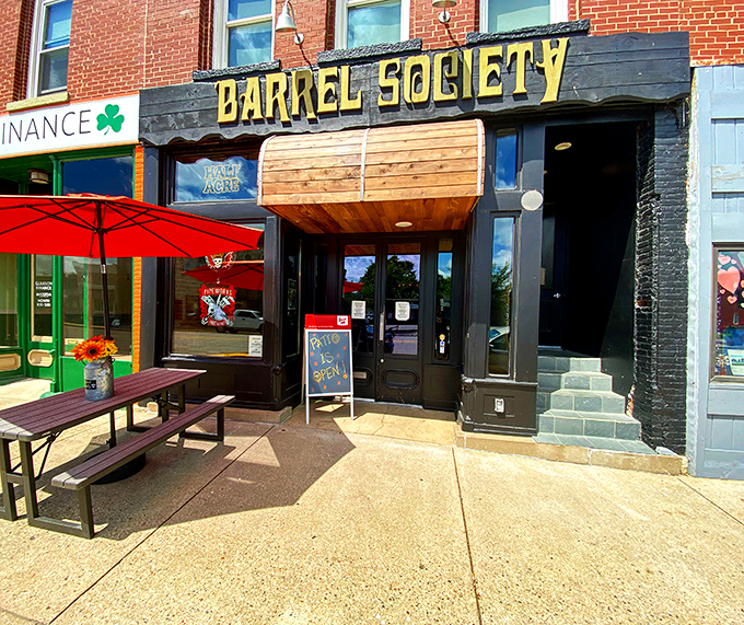 Barrel Society brings craft beer culture to small-town Illinois with a fa&ccedil;ade that perfectly balances rustic charm and modern cool &ndash; like your coolest uncle's garage band.