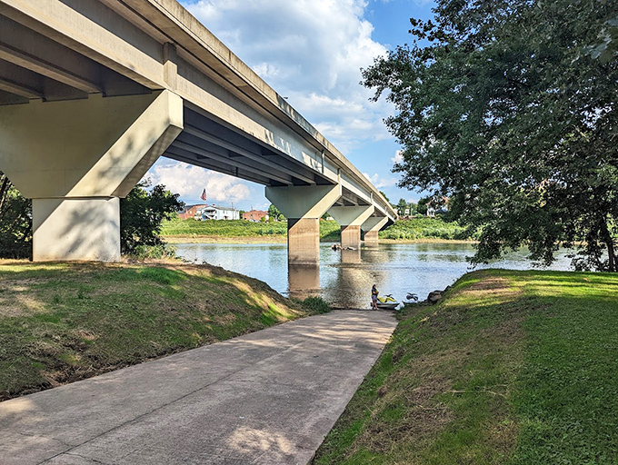 The bridge to Milton &ndash; where everyday infrastructure becomes a frame for natural beauty. Engineering and environment in perfect harmony.