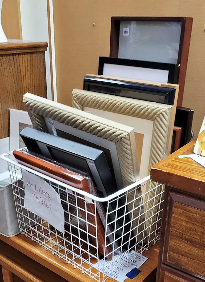 Frame jackpot! One person's discarded picture frame is another's gallery wall waiting to happen. The thrill of the hunt captured in one basket.