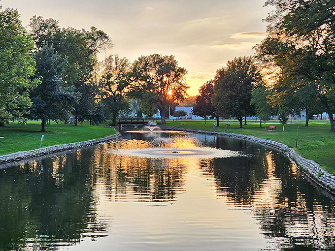 Sunset at Heartwell Park transforms an ordinary pond into nature's masterpiece&mdash;proof that million-dollar views don't require million-dollar budgets.