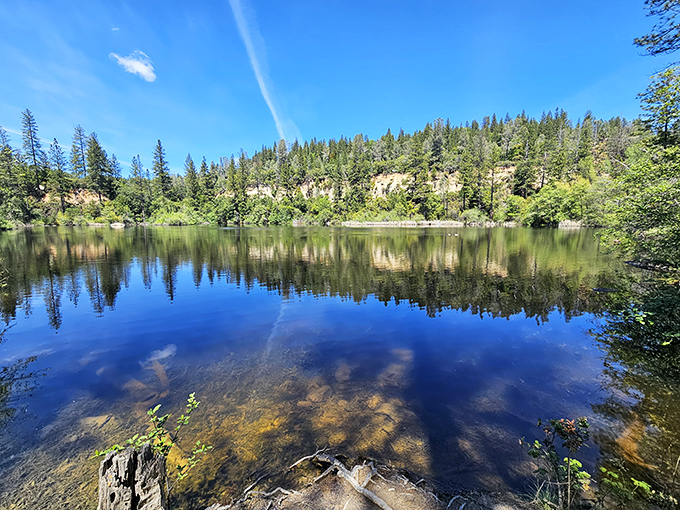 Mirror-perfect Hirschman's Pond proves Mother Nature knows a thing or two about creating Instagram-worthy moments without any filters.