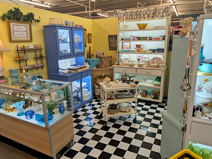 This retro kitchen display isn't just selling glassware&mdash;it's offering you the childhood memories of breakfast at Grandma's, checkered floor and all.