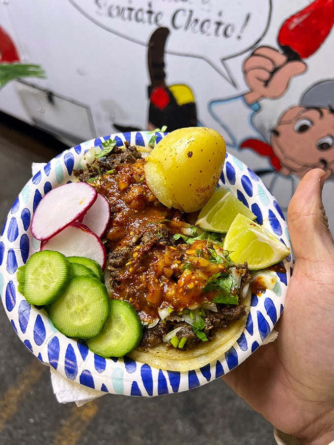 This isn't just a taco&mdash;it's edible art. The lengua taco comes adorned with nature's perfect garnishes: radish, cucumber, and lime.