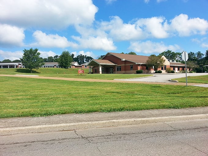 Small-town infrastructure with big-time charm&mdash;even the Loudon County Health Department seems to invite you to stay awhile.