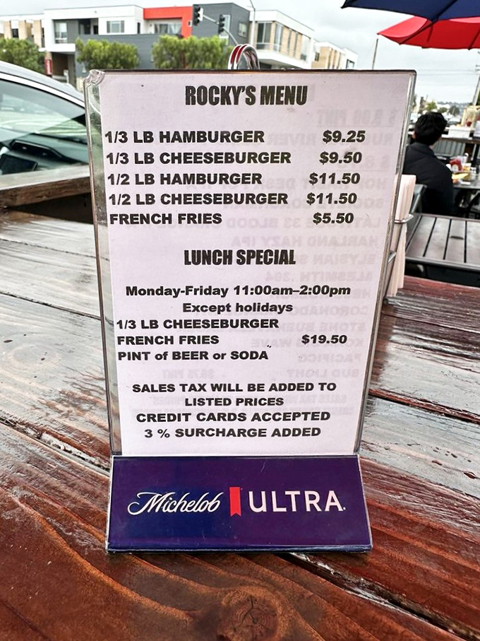 Behold the simplest menu in California &ndash; no dissertation required, just point at "cheeseburger" and prepare for happiness.