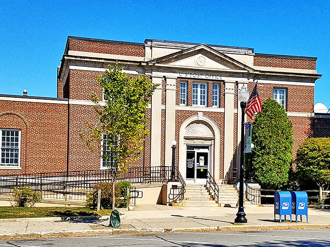 This stately post office building reminds us when mail was an event, not just Amazon packages and bills that make you wince.