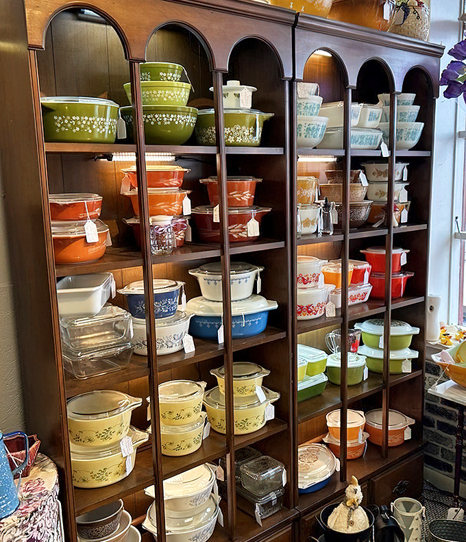 Behold the holy grail of mid-century kitchenware: enough Pyrex to make Martha Stewart weep with joy.