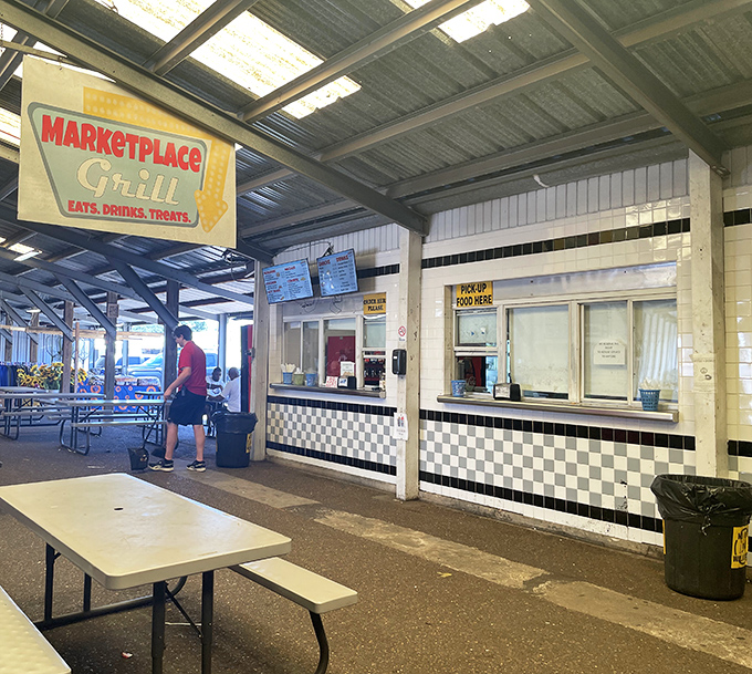 The Marketplace Grill offers a perfect pit stop when bargain hunting works up an appetite. Nothing fuels flea market stamina like comfort food!