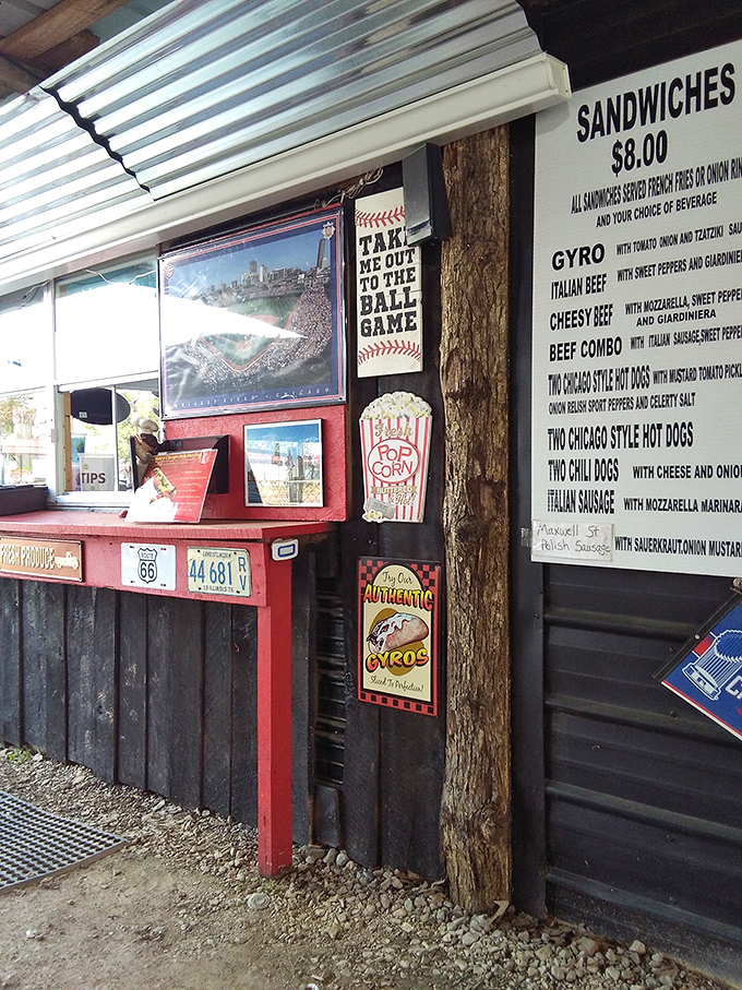 This isn't just fast food&mdash;it's flea market cuisine with character! Chicago-style dogs and Italian beef sandwiches fuel serious treasure hunters all day long.