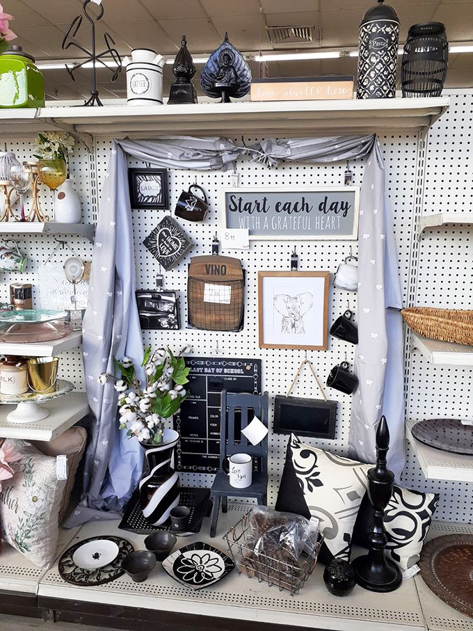 "Start each day with a grateful heart" indeed&mdash;especially when you find perfectly curated home d&eacute;cor vignettes at thrift store prices.