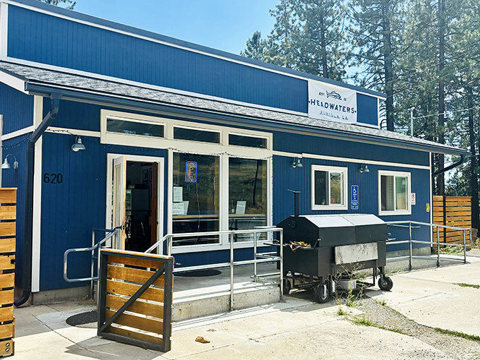 Melo Waters' bright blue exterior stands out against the pines, a beacon of seafood goodness in this mountain enclave.