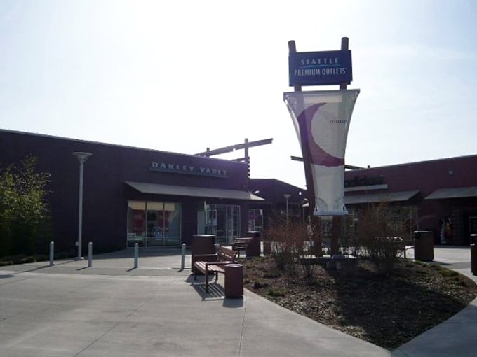 Oakley Vault beckons with promises of stylish eyewear at prices that won't make you need prescription anxiety medication.