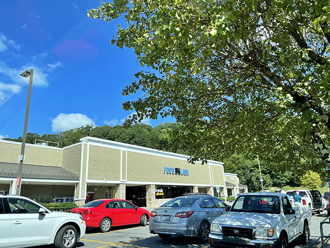 Blowing Rock's downtown looks like the setting for a Hallmark movie where everyone finds love by the second commercial break.