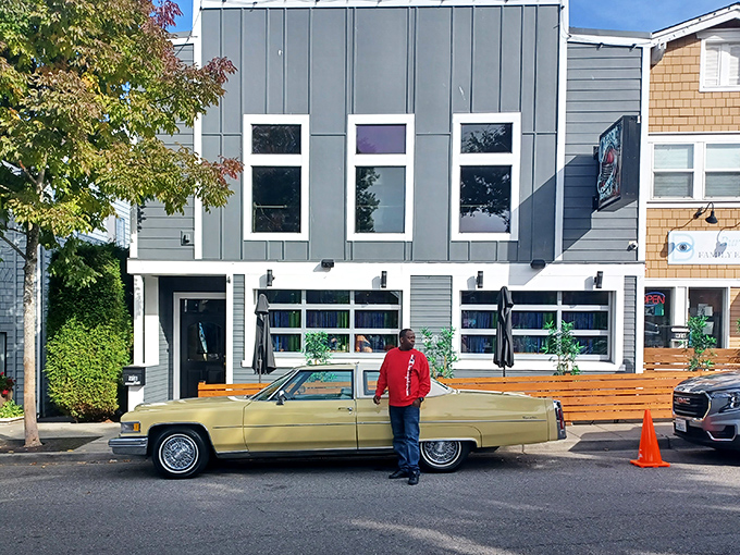 Classic Eats: Modern on the outside, comfort food heaven on the inside. This Burien spot proves good diners don't need chrome to shine.