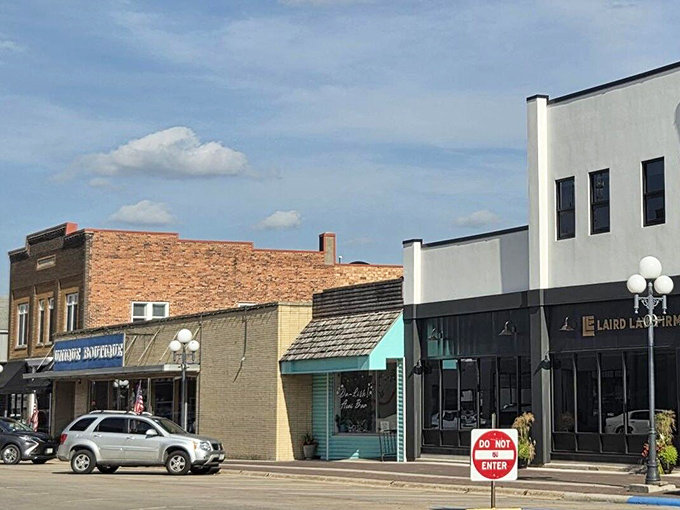 Clearlake's rolling hills create a postcard backdrop that makes retirement feel like permanent vacation.