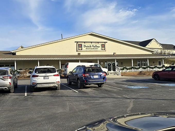 This sprawling restaurant means business - and that business is serving up generous portions of Amish goodness.