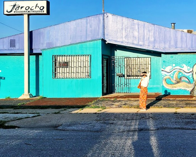 Jarocho's turquoise building is like finding a mermaid's hideout in Kansas City &ndash; that octopus mural practically waves you inside.