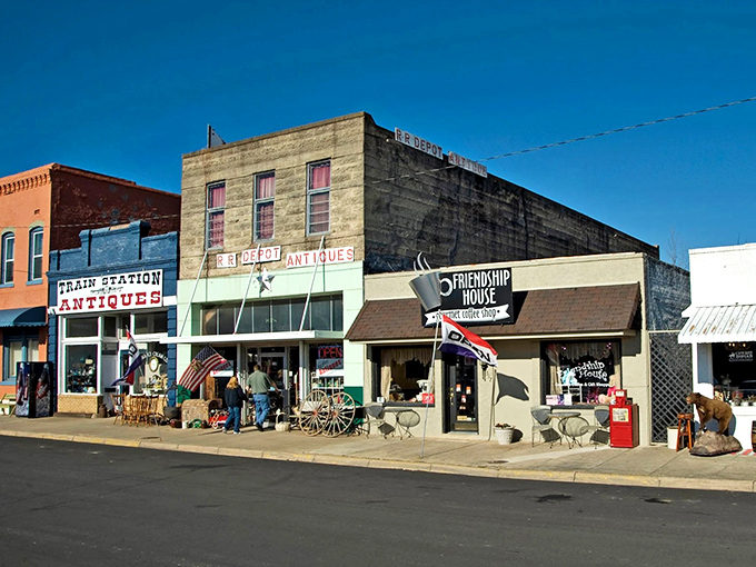 Mena's mountain town atmosphere creates the perfect backdrop for wallet-friendly adventures and genuine community spirit.