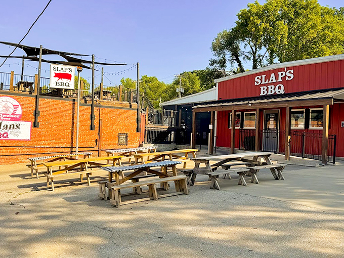 Slap's bright red building is like BBQ's version of the red carpet. Simple, bold, and promising star treatment for your taste buds.