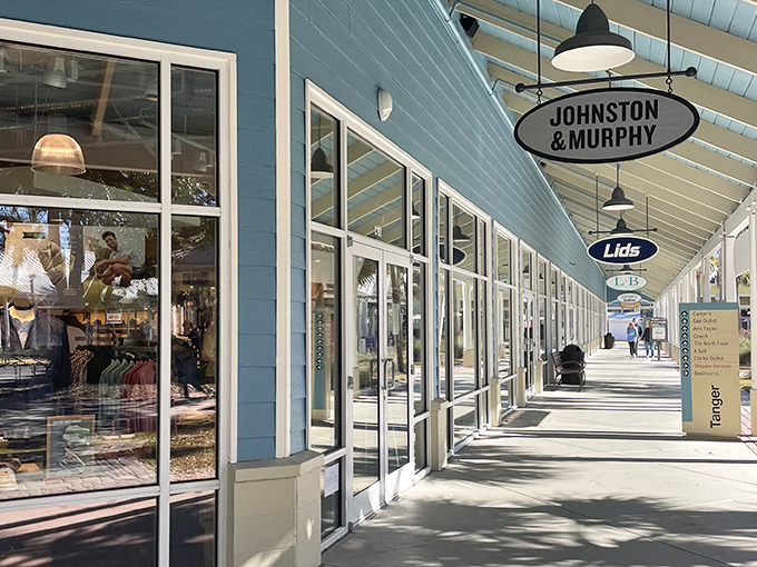 Covered walkways and palm trees prove that smart design makes shopping comfortable in any weather.