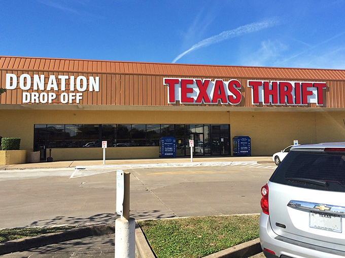 That convenient donation drop-off means your closet cleanout becomes someone else's treasure chest &ndash; the circle of thrift life continues beautifully.