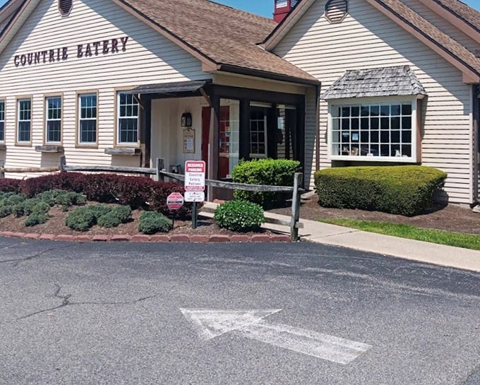 Country charm meets comfort food &ndash; this quaint eatery looks like it belongs on a postcard, but tastes like home.