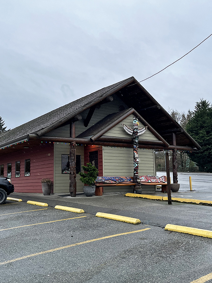 Northwest heritage meets morning hunger at the Totem Family Diner, where cultural artistry frames your breakfast experience.