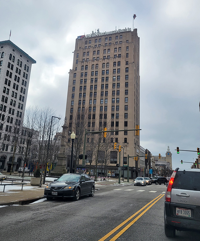 Youngstown's urban landscape offers big-city conveniences at prices that won't give you nightmares.