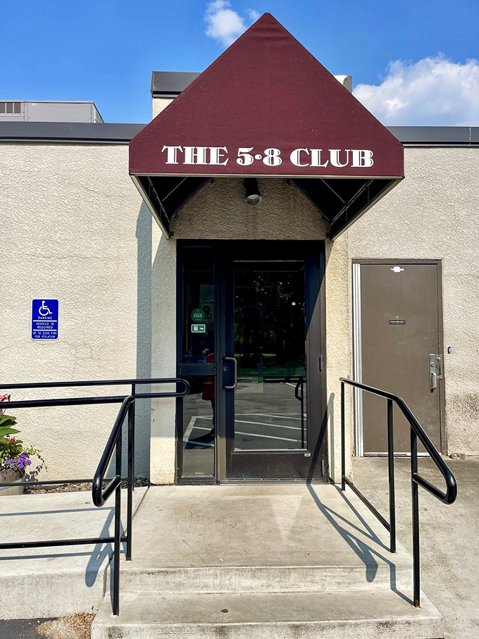 A Minneapolis landmark where cheese doesn't just top the burger&mdash;it's the hidden surprise inside waiting to delight you.