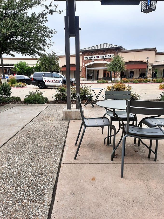 Smart shoppers know that outdoor seating means you can rest those weary feet while planning your next retail conquest.