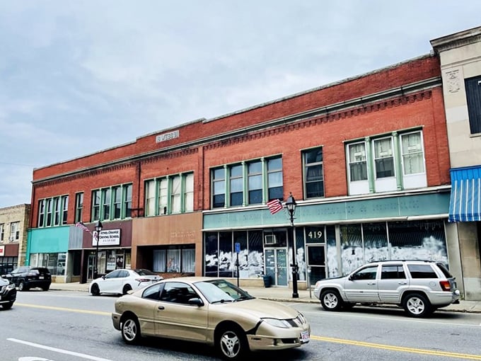 Downtown Athol offers small-town charm with prices that won't make your wallet cry. That's what I call a win-win!