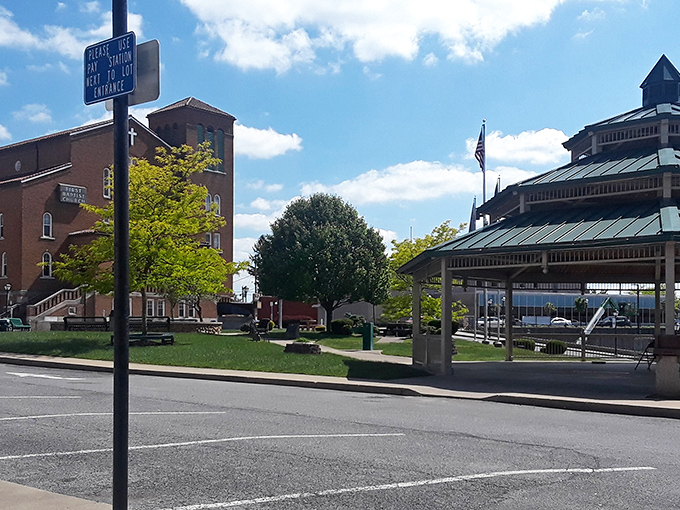 Where city conveniences meet small-town prices, creating the perfect retirement recipe for your budget.