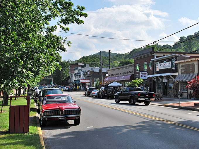 These Berkeley Springs streets seem designed for leisurely strolls and friendly conversations.