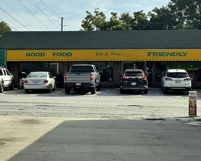 Cars lined up like hungry guests at a family reunion&mdash;Bill & Fran's parking lot tells the whole delicious story.