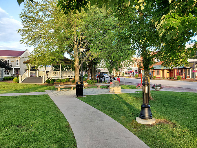 Small-town squares don't get much more picture-perfect than this slice of Hoosier heritage and charm.