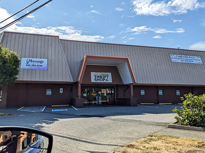 Small-town charm meets serious bargain hunting in this cozy Snohomish treasure trove.