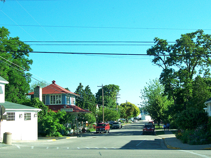 The emerald greens of Fish Creek offer a front-row seat to nature's greatest show: blue skies over welcoming neighborhoods.