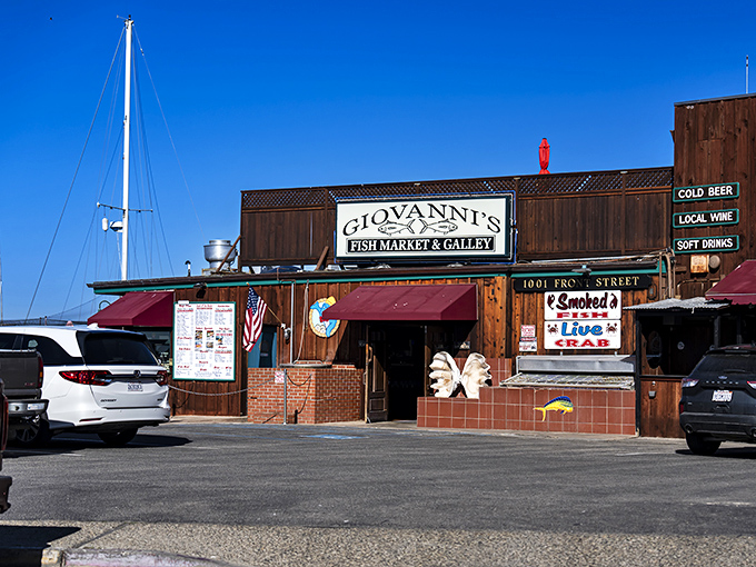 Those weathered boards have seen more fresh catches than a baseball stadium - and served them better too.