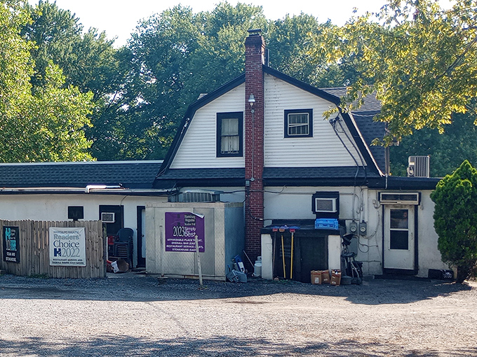 What this modest building lacks in flash, it makes up for with prime rib that melts faster than butter on a hot summer day.